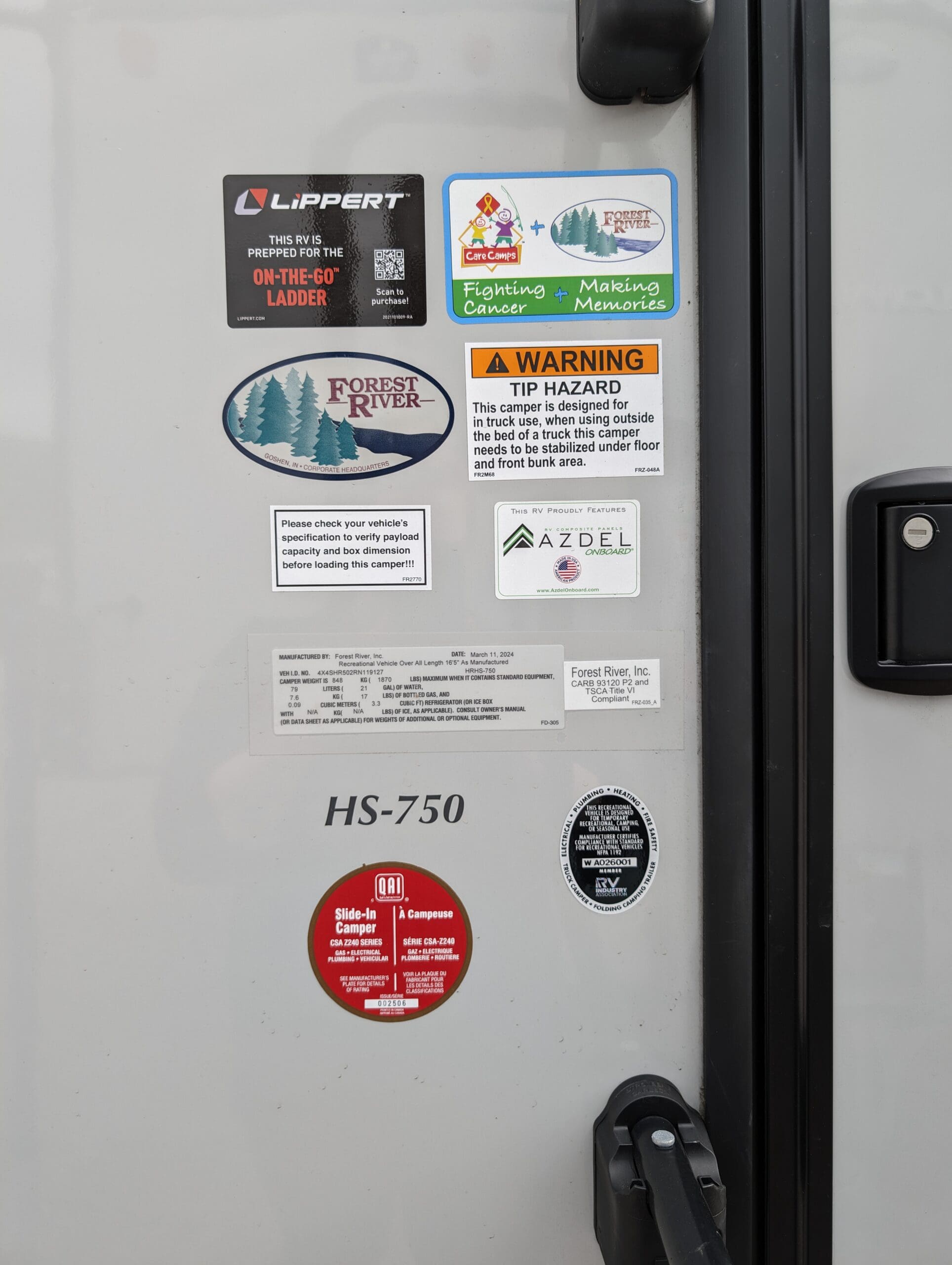 2024 Palomino Backpack Edition Backpack Truck Camper Hard Side HS-750 ...